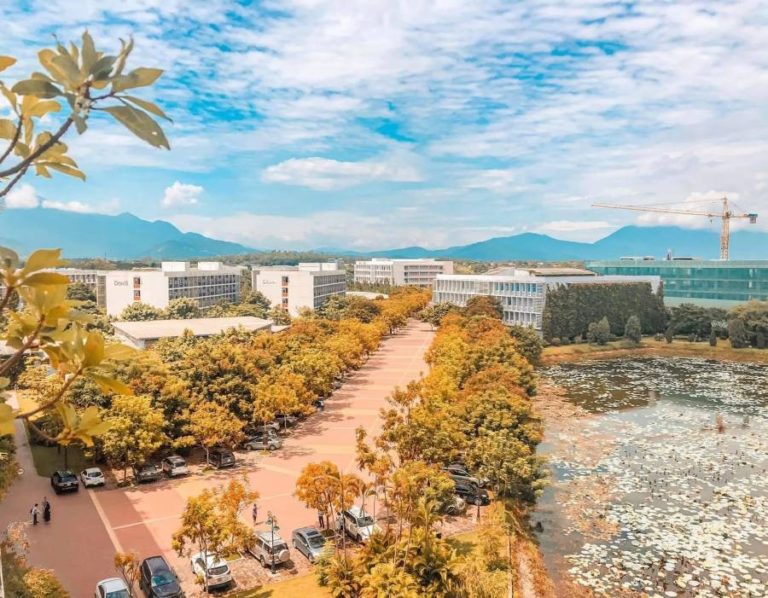 [Check-in FPTU Hanoi] Promoting Using Bicycles and Electric Cars at FPT ...