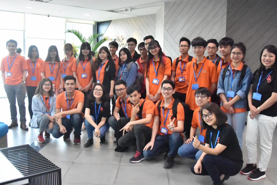 SV FPTU học tập thực tế từ tham quan doanh nghiệp | Trường Đại học FPT