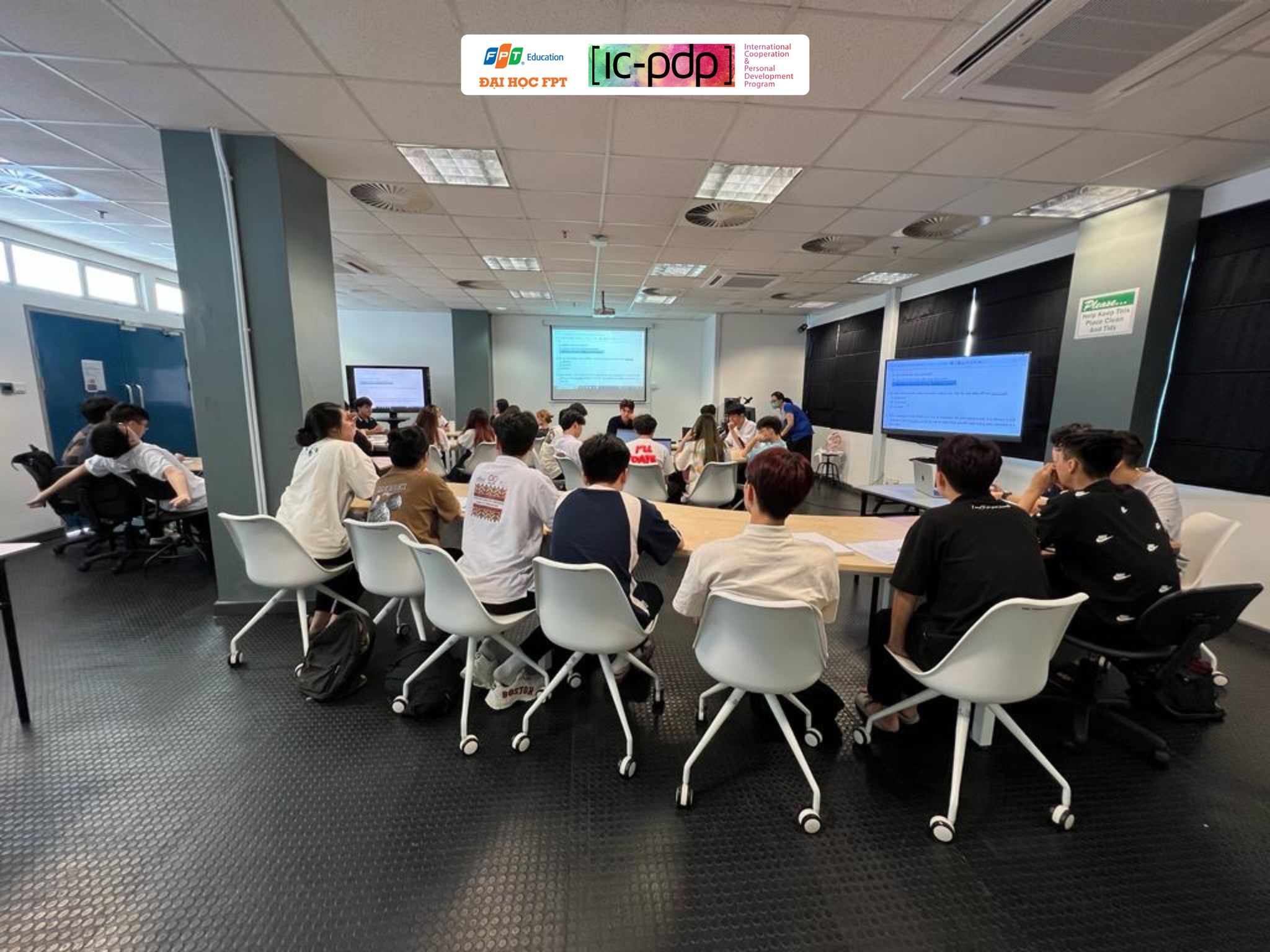 hop tac quoc te 24 - Trường Đại học FPT