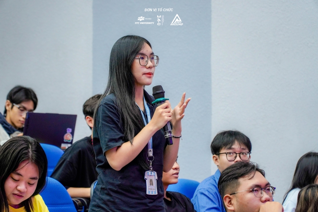 SV Truyền thông đa phương tiện tìm hiểu nghề đạo diễn hình ảnh | Trường Đại học FPT