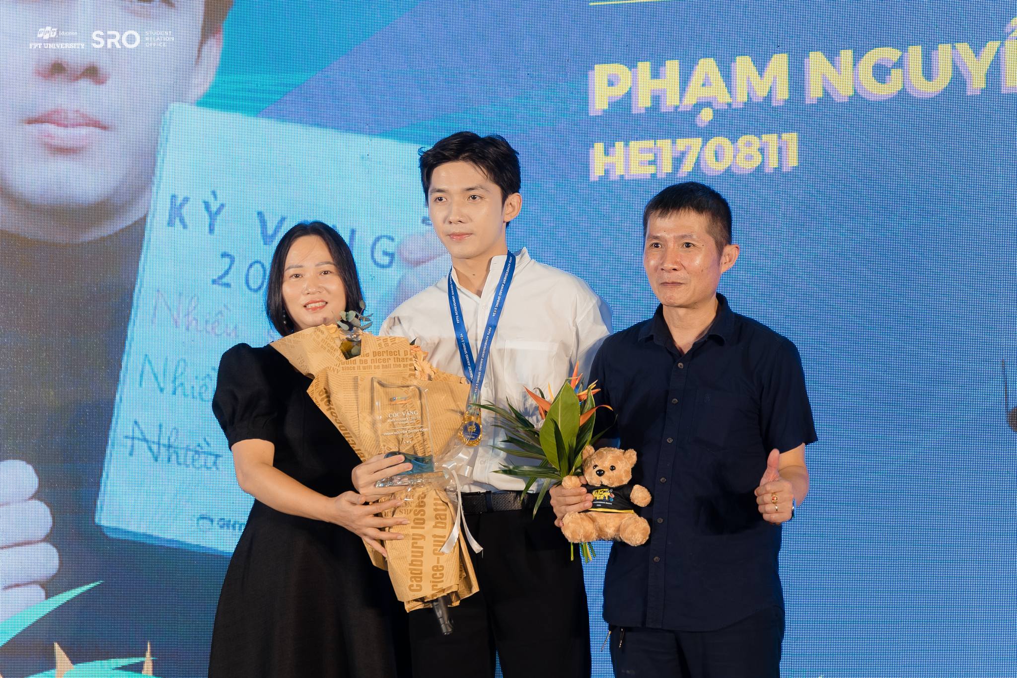 “Cóc Vàng” danh hiệu danh giá nhất của sinh viên Trường Đại học FPT ...