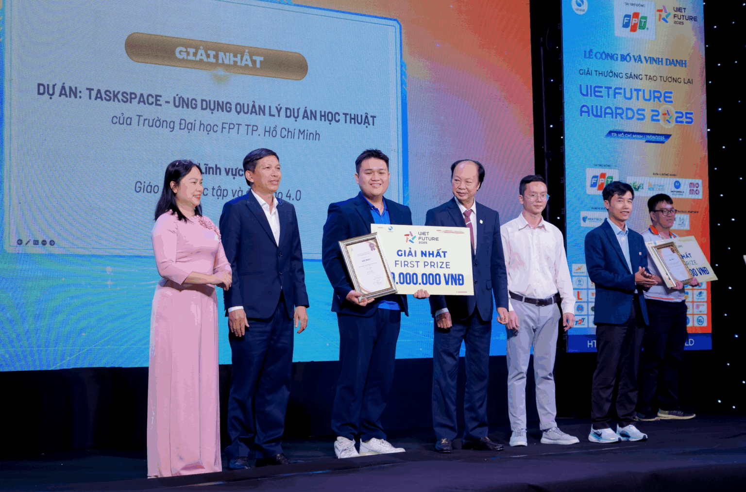 Hướng dẫn sinh viên sử dụng và thi trên phần mềm EOS tại Trường Đại học ...