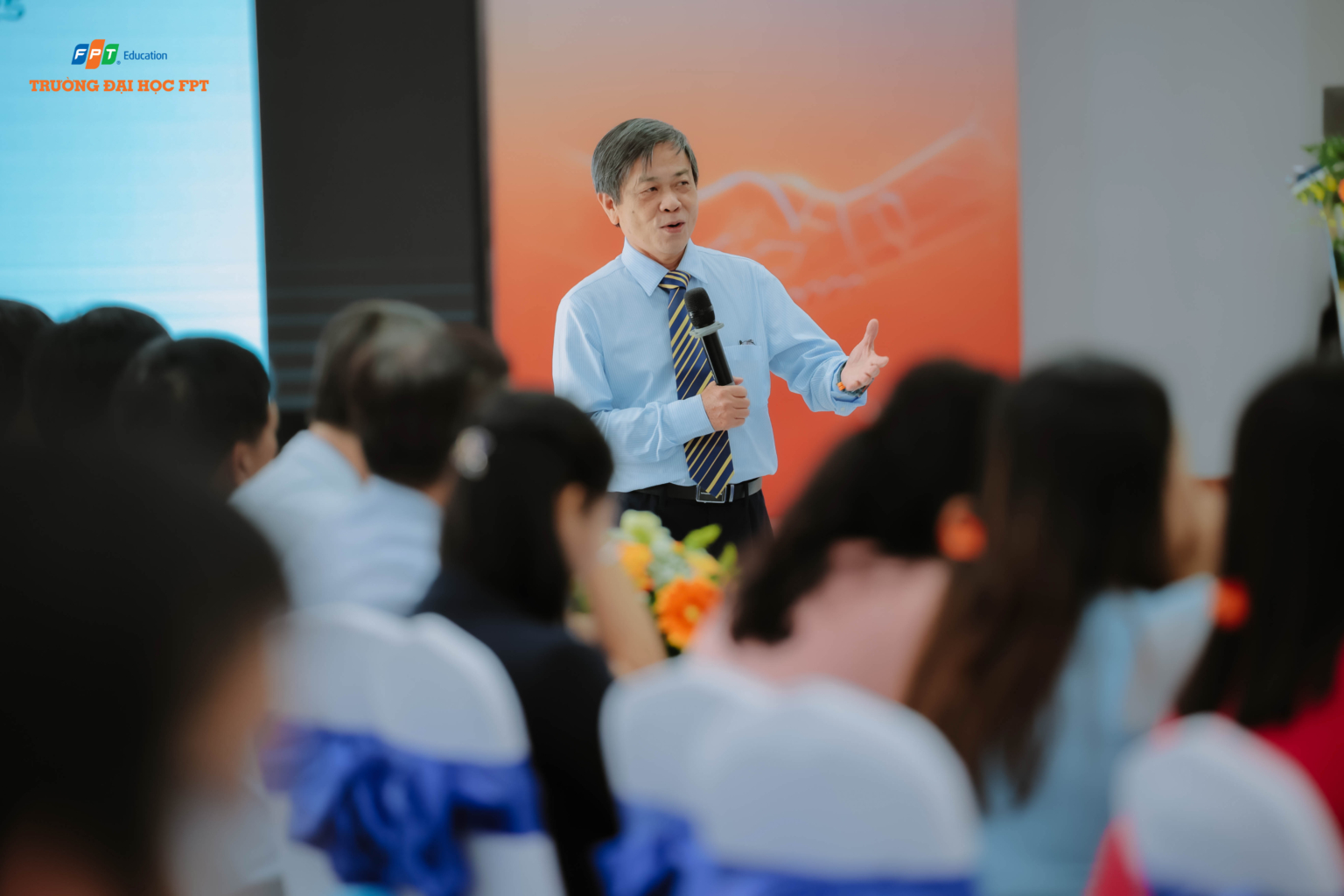 Hướng dẫn sinh viên sử dụng và thi trên phần mềm EOS tại Trường Đại học ...