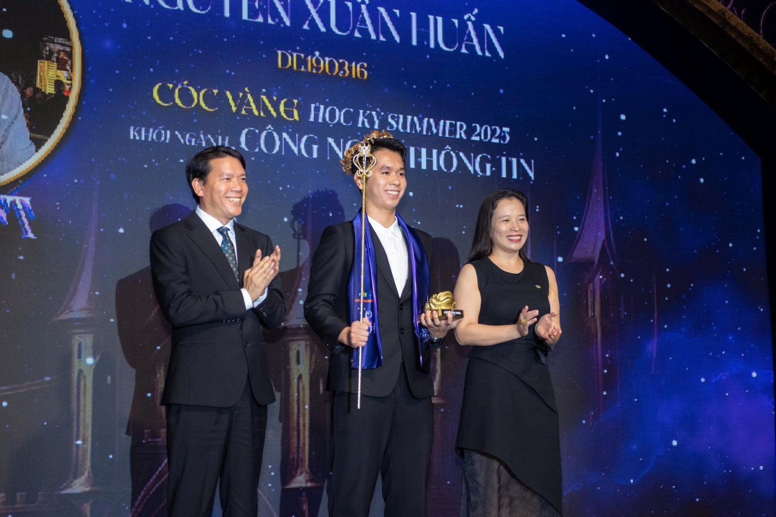 Hướng dẫn sinh viên sử dụng và thi tiếng Anh xếp lớp trên phần mềm EOS ...