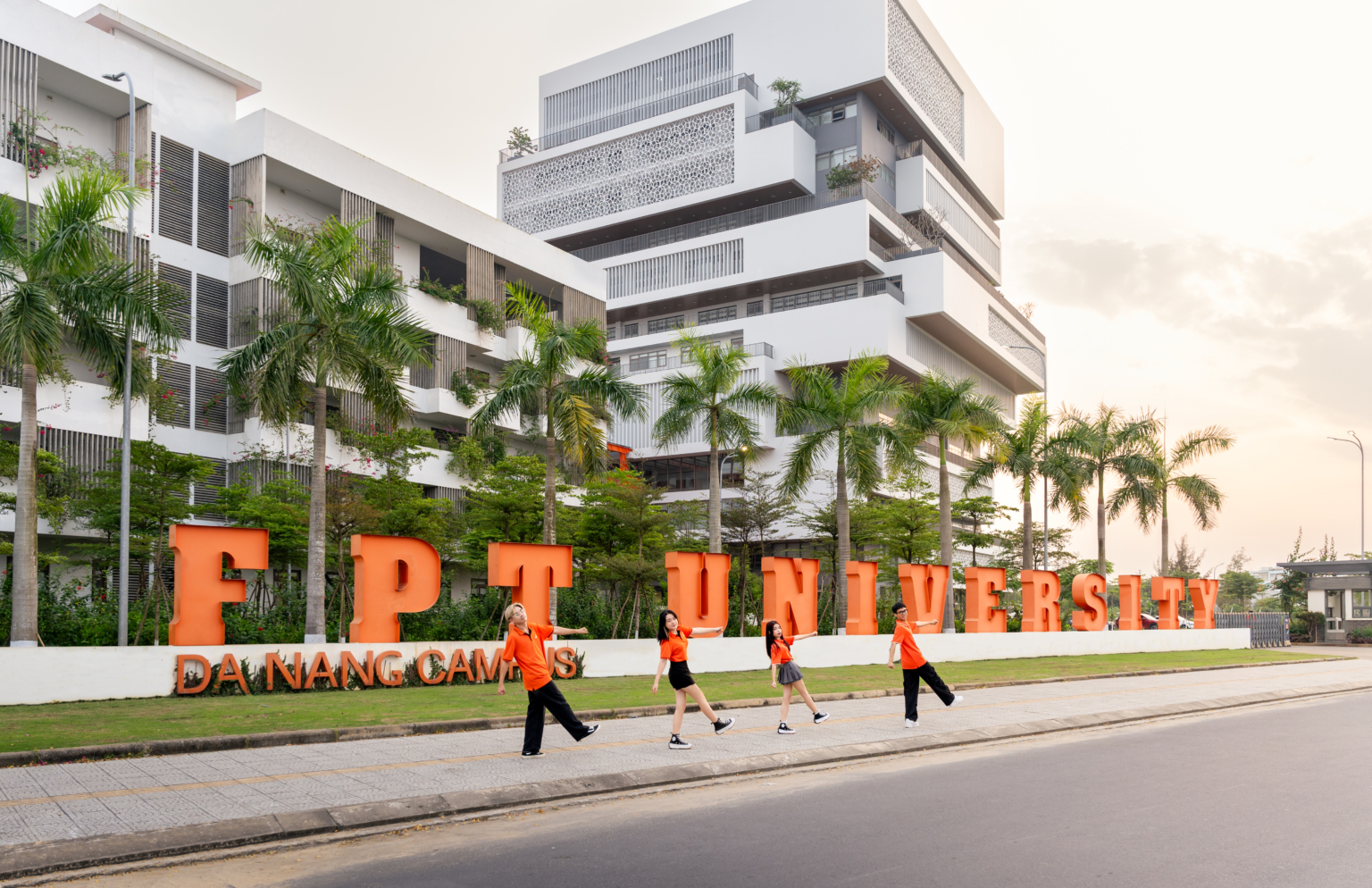 Hướng dẫn sinh viên sử dụng và thi trên phần mềm EOS tại Trường Đại học ...